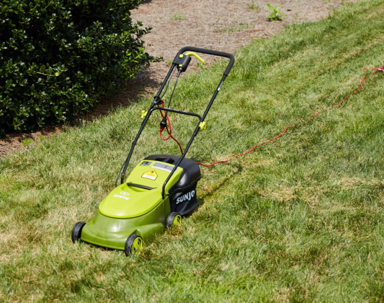 Top 10 Push Mowers for Every Type of Turf - Haute Life Hub