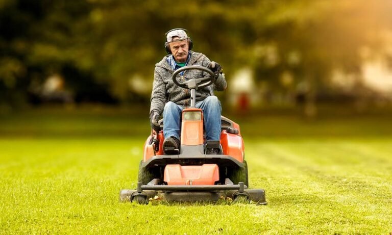 Zero-Turn Mower vs Riding Mower: What's the Difference? - Haute Life Hub